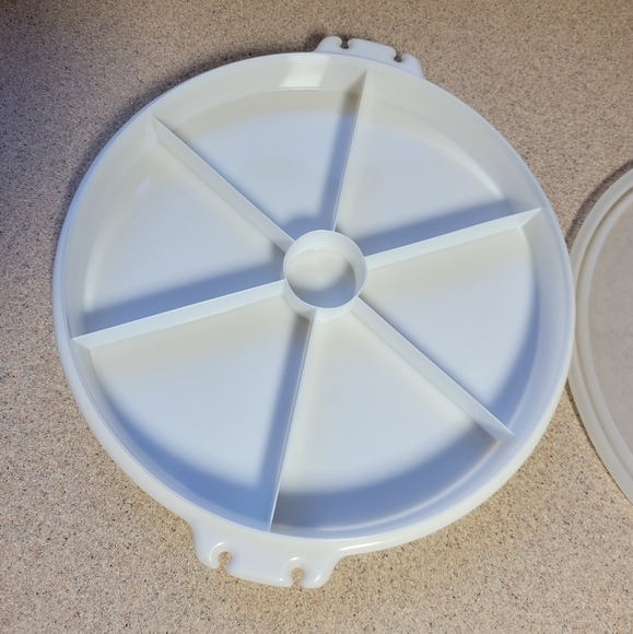 Tupperware | Kitchen | 954 Tupperware Millionaire Line Party Tray ...